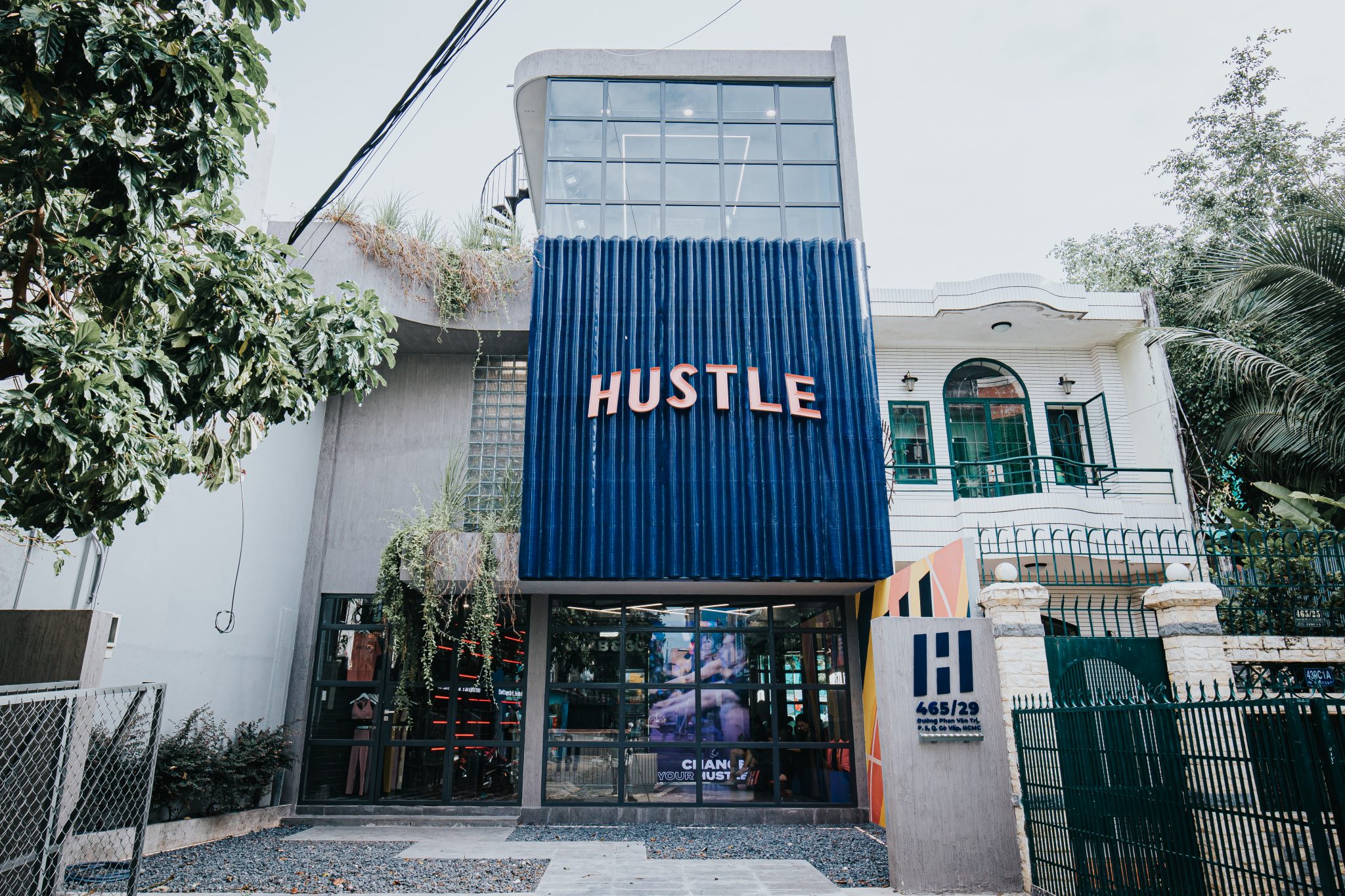 Sau 2 năm thành lập, Hustle là đại diện Việt Nam duy nhất giành hai ...