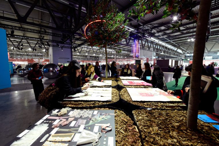 Triển lãm Milano Unica 2024: Bức tranh toàn cảnh về sự phát triển và đổi mới trong ngành dệt may ...